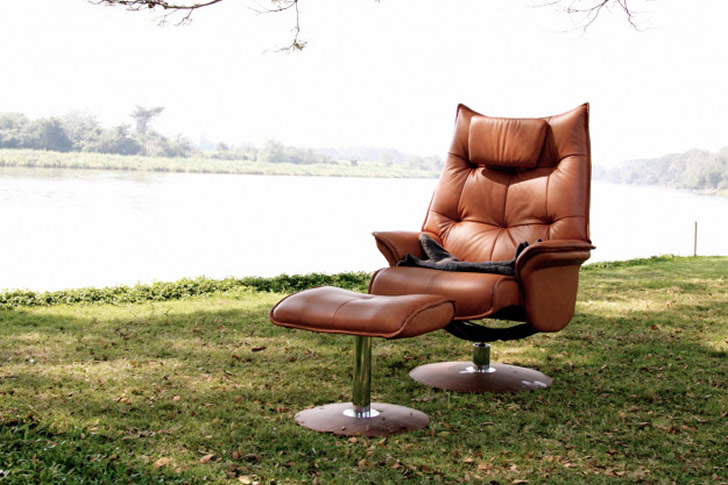 How to Optimize Comfort with the Perfect Recliner Chair Positioning ...